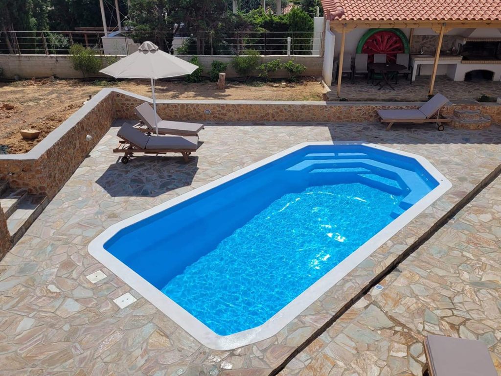 Πολυεστερική Πισίνα 3,40μ x 7,60μ (κωδ. Έργου 206) – Top Piscines
